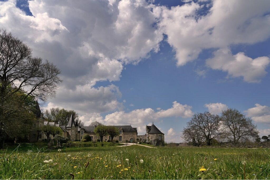 Traditional French House Design and Architecture Guide - Cultured Wanderer